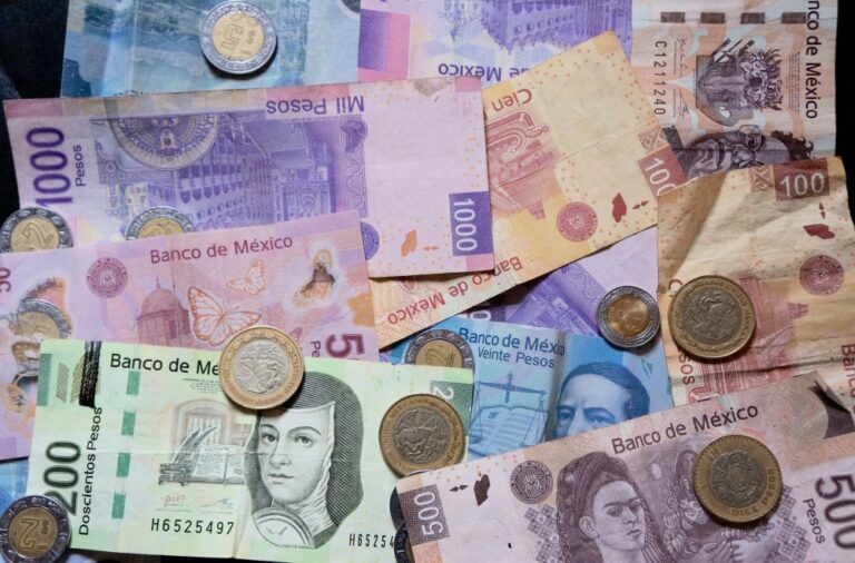 Money in Mexico: Your Guide to ATMs & Currency Exchange